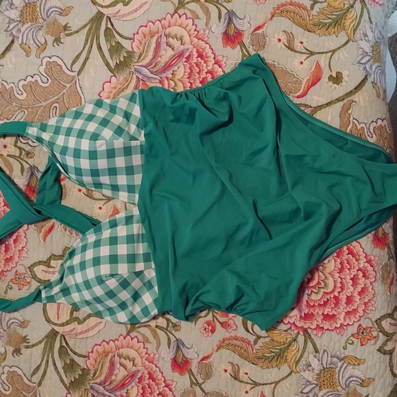 Cupshe | Swim | Nwt Cup She Green One Piece Swim Suit | Poshmark
